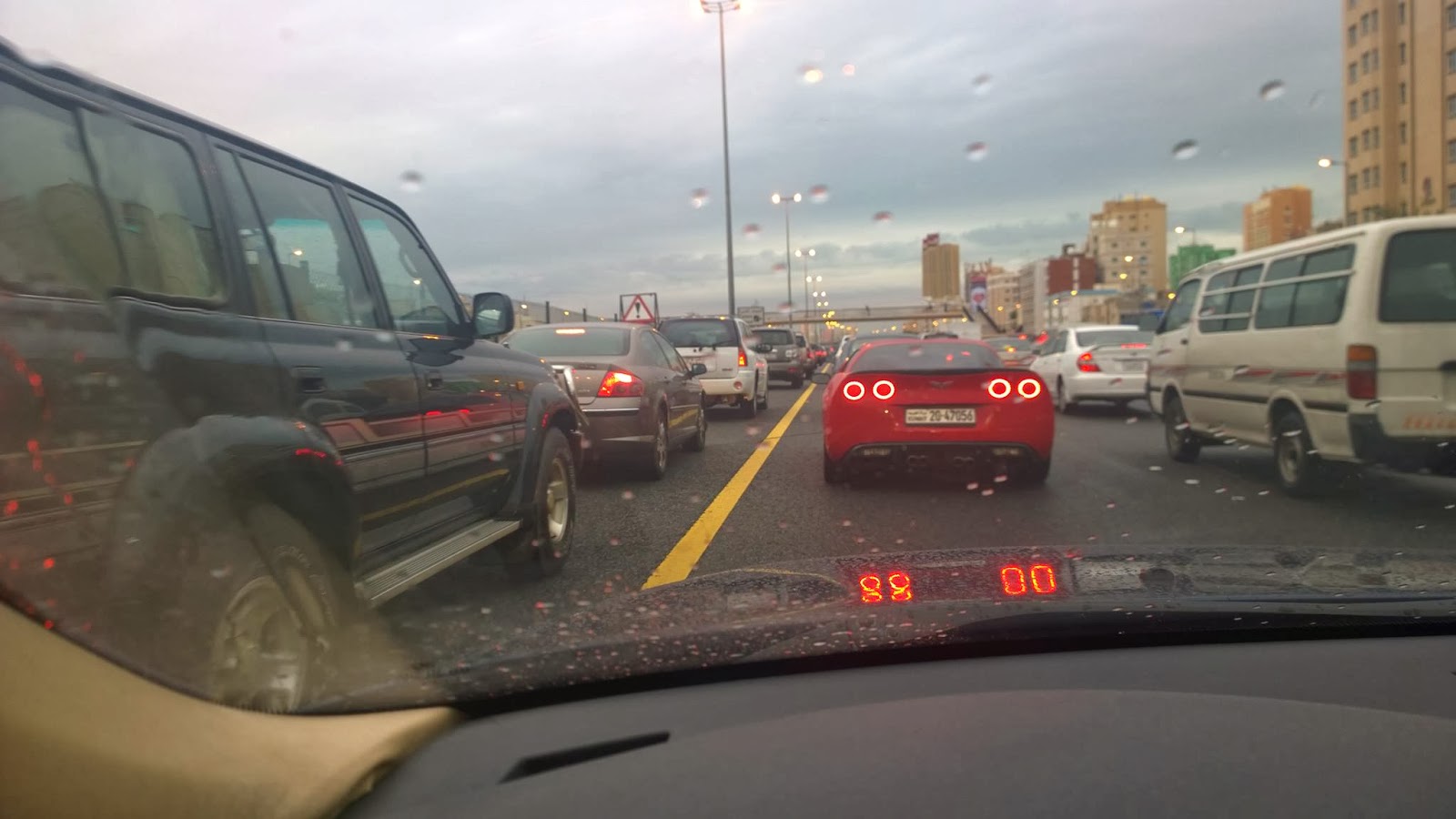 [KUWAIT] Rules for Using Emergency Lane! - Pilipino sa Kuwait